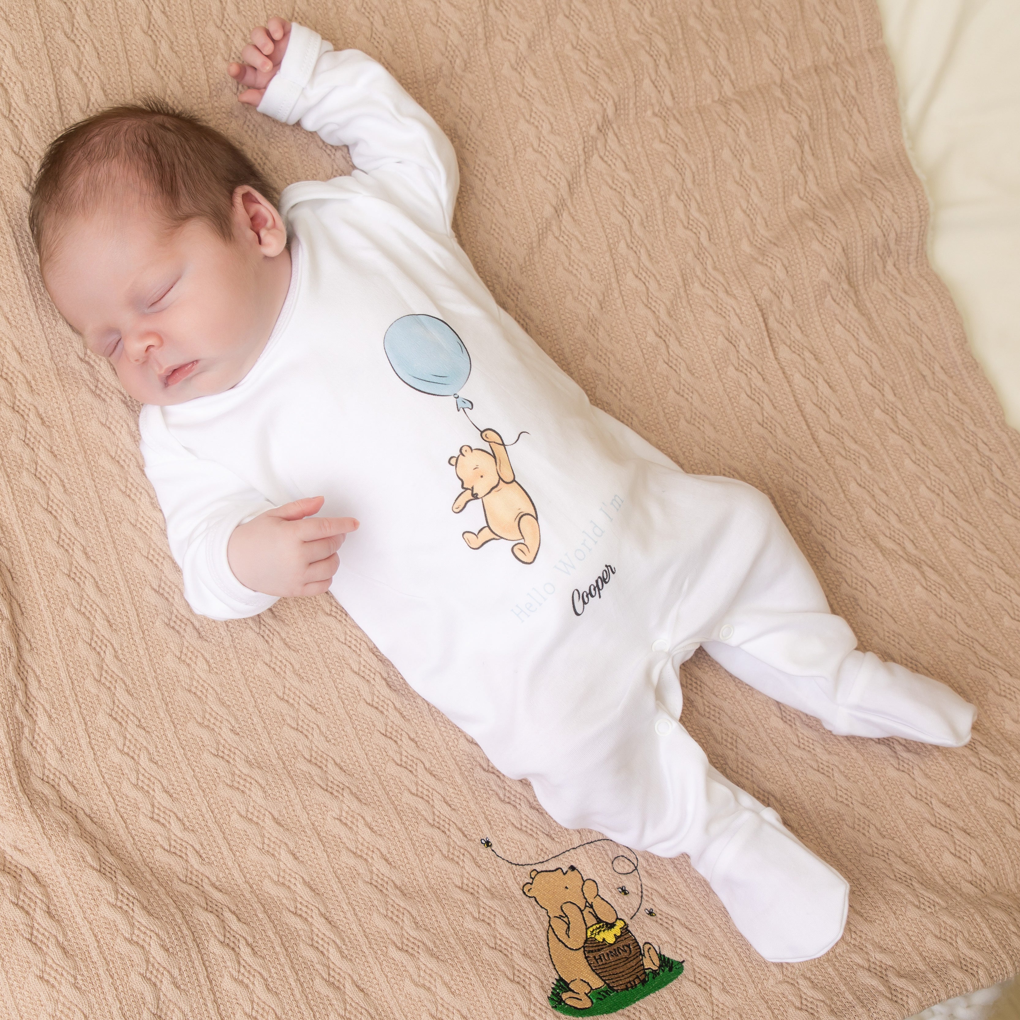 'Hello World I'm...' Bear & Blue Balloon Sleepsuit – Millie & Ralph