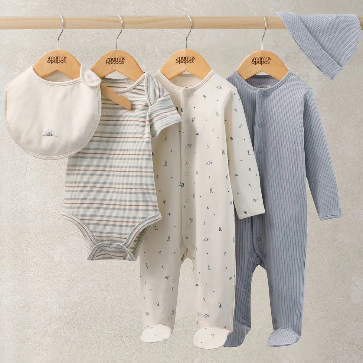 Mamas & Papas 'Welcome to the World' Baby Clothes Set - 5 Piece Set ...